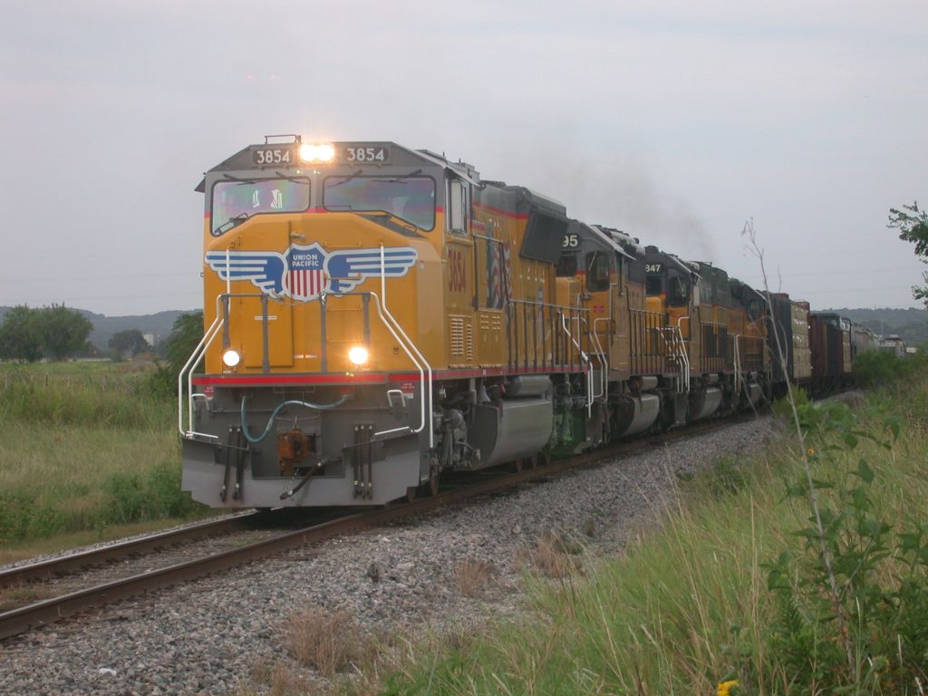 UP 3854 20Aug2004 SB Merchandise Approaching the Watson Rd grade crossing